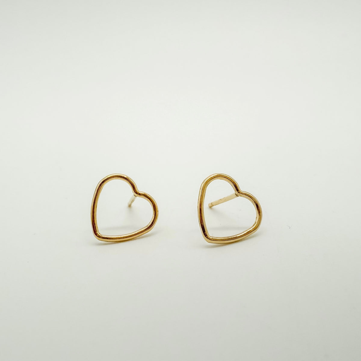 Outline Heart Earrings – essbe